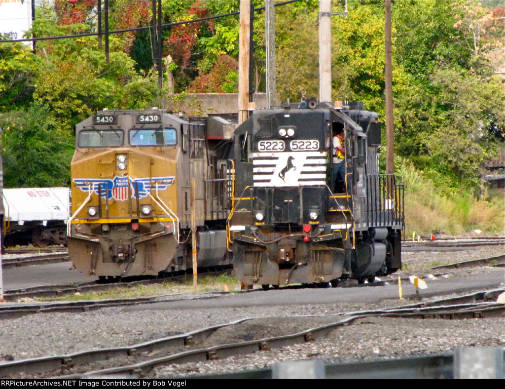 UP 5430 and NS 5223